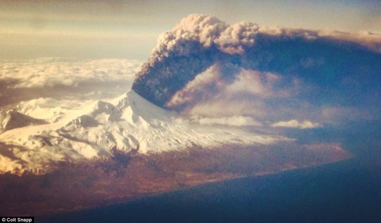 The Stunning Images of Alaskan Volcano