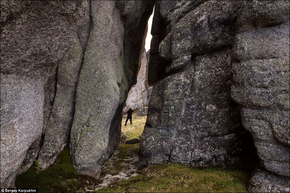 Granite Town - The Strange 65-ft Tall Rock Formations just Discovered ...