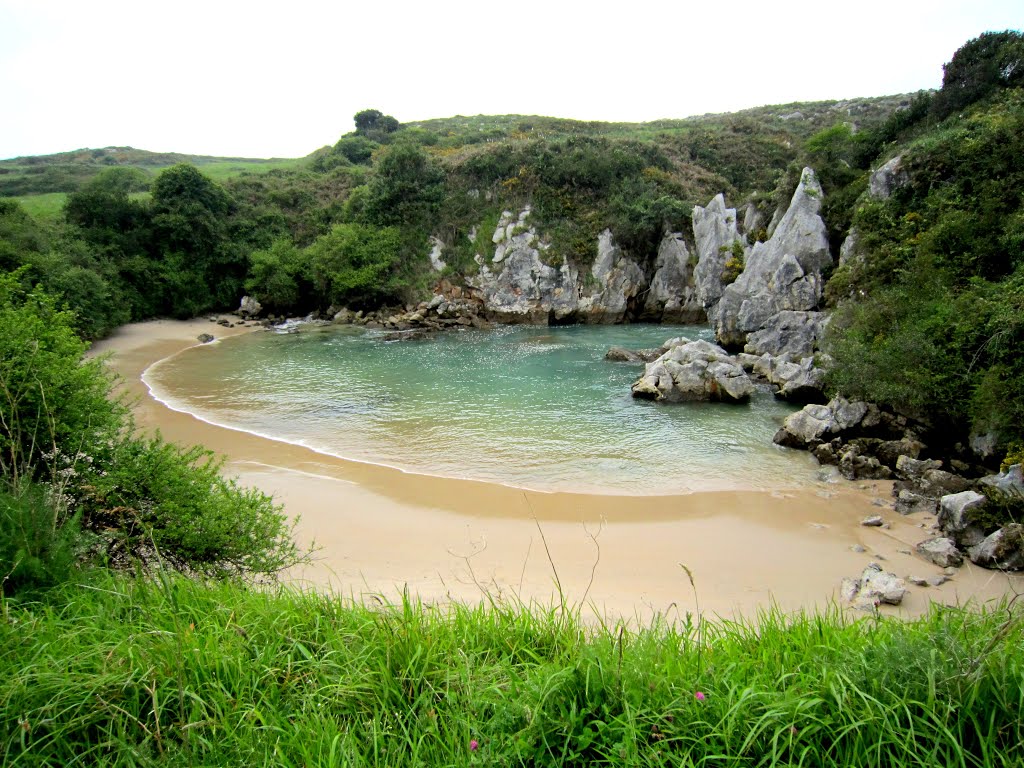 Playa de Gulpiyuri: A Beach in the Center of Meadow